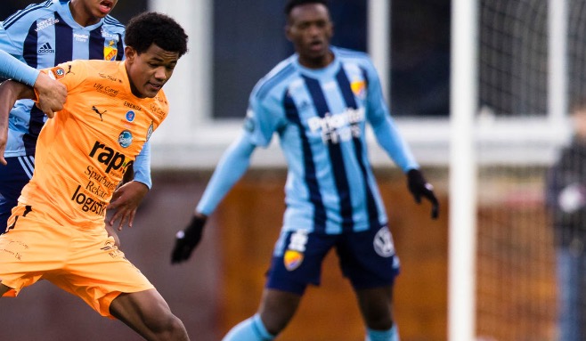 Officiellt: Naod Teklebrhan förlänger med AFC Eskilstuna ...